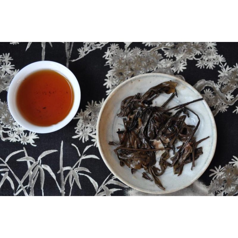 1990 old arbor loose puerh from Yiwu Mountain weight 1 gr